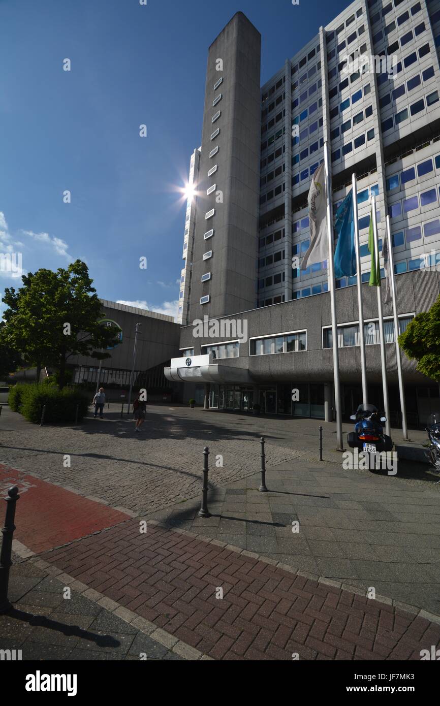 Bayer pharma laboratory hi-res stock photography and images - Alamy