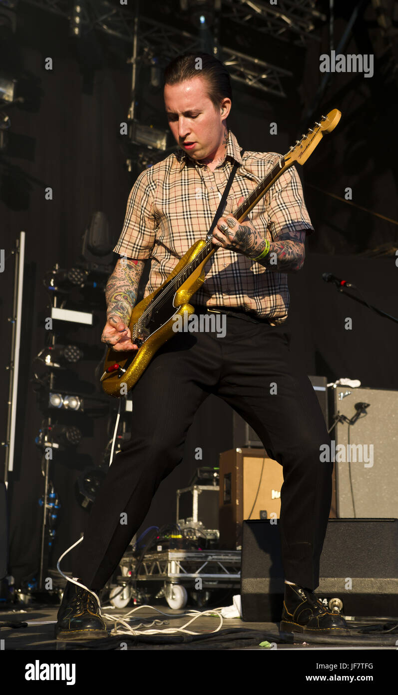 Bearded Theory - Day 2 - Performances Featuring: Slaves Where: Catton ...