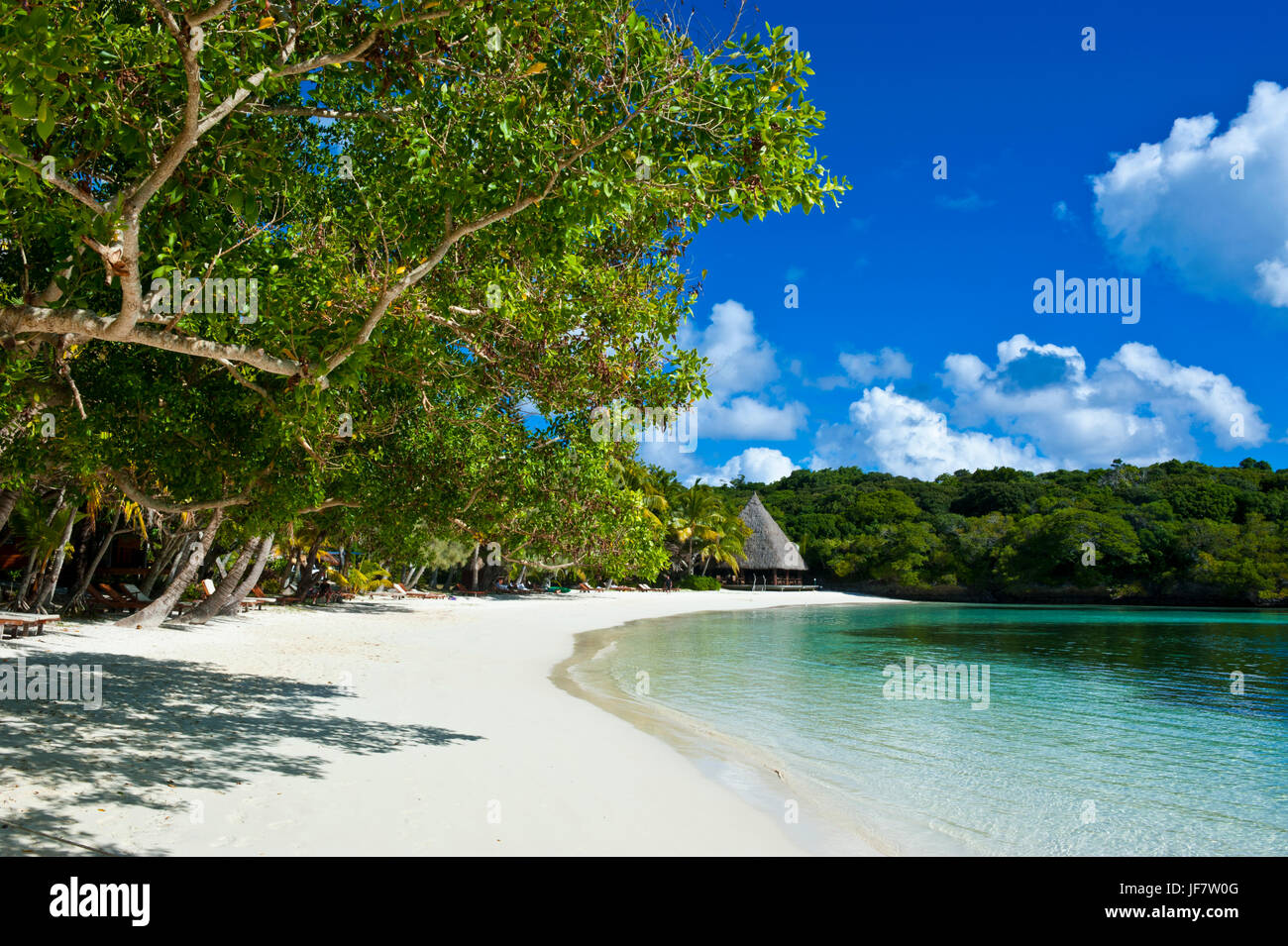 White sand beach bay de kanumera hi-res stock photography and images ...