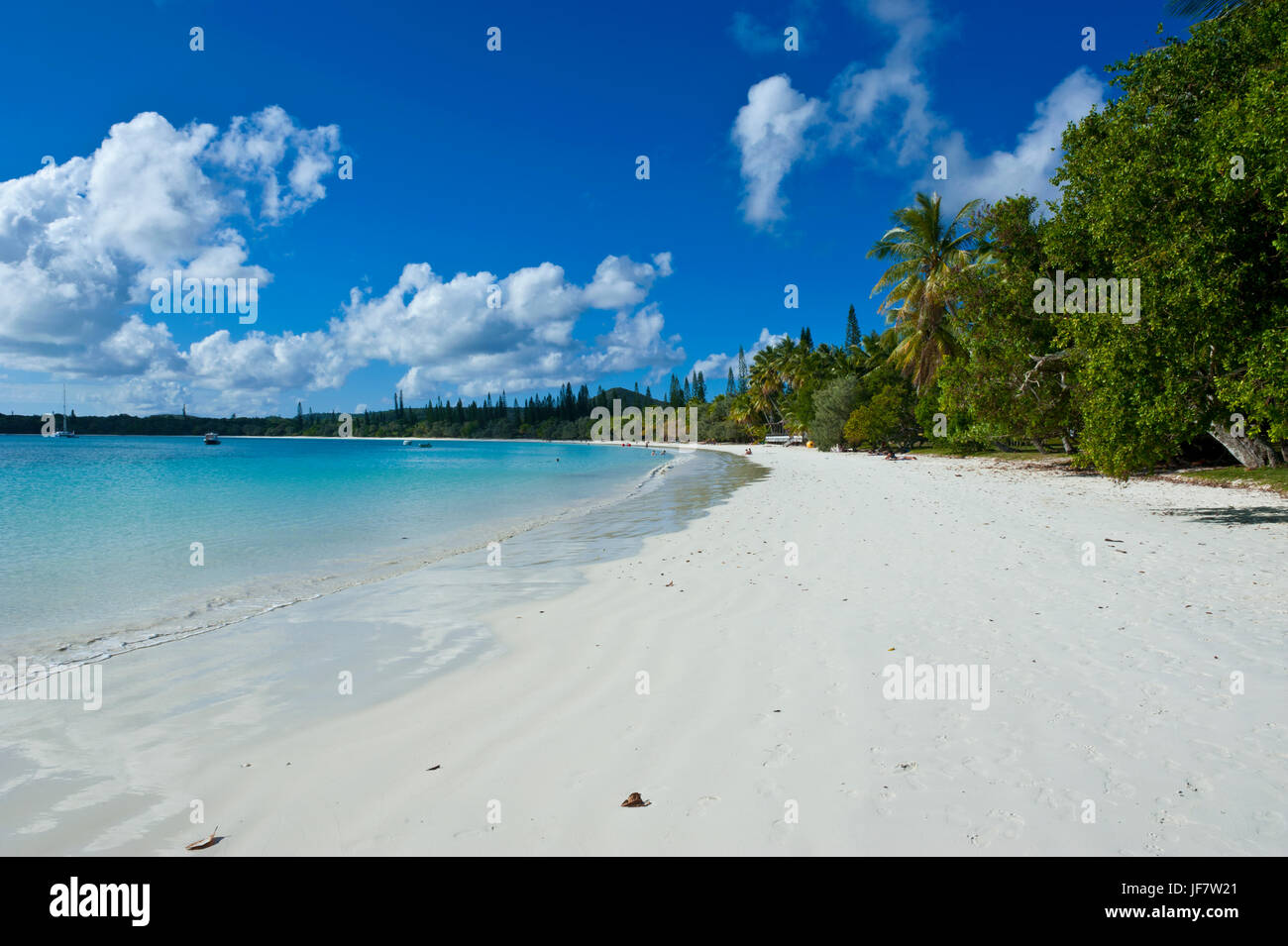 White sand beach, Bay de Kanumera, Ile des Pins, New Caledonia ...