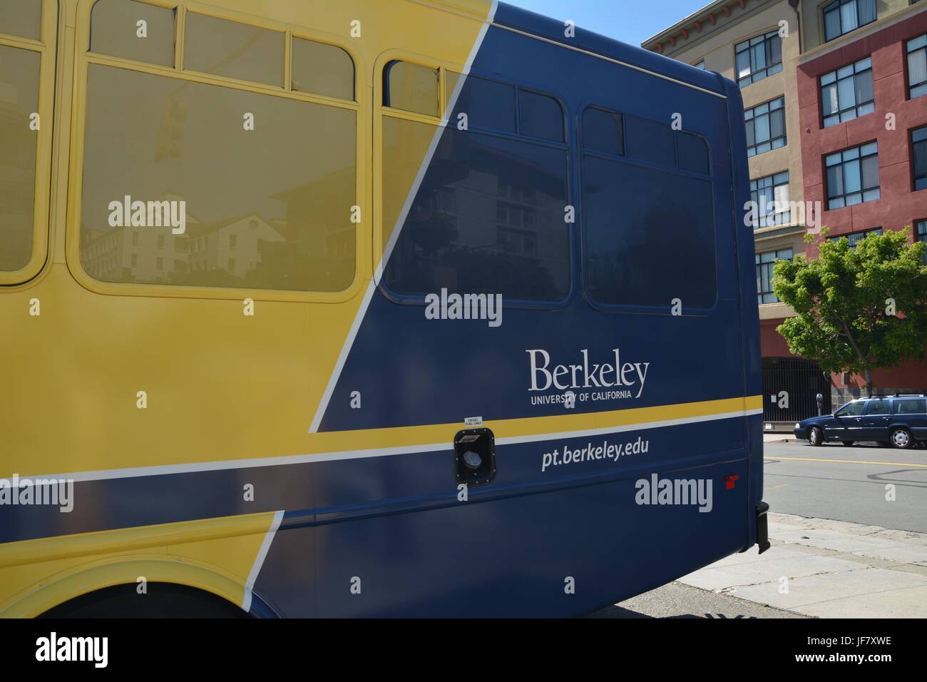 Oakland city bus High Resolution Stock Photography and Images - Alamy