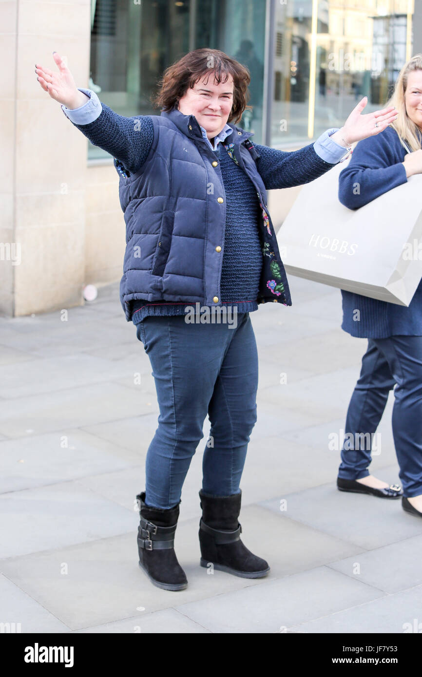 Susan Boyle seen shopping in Manchester the day before her gig at ...