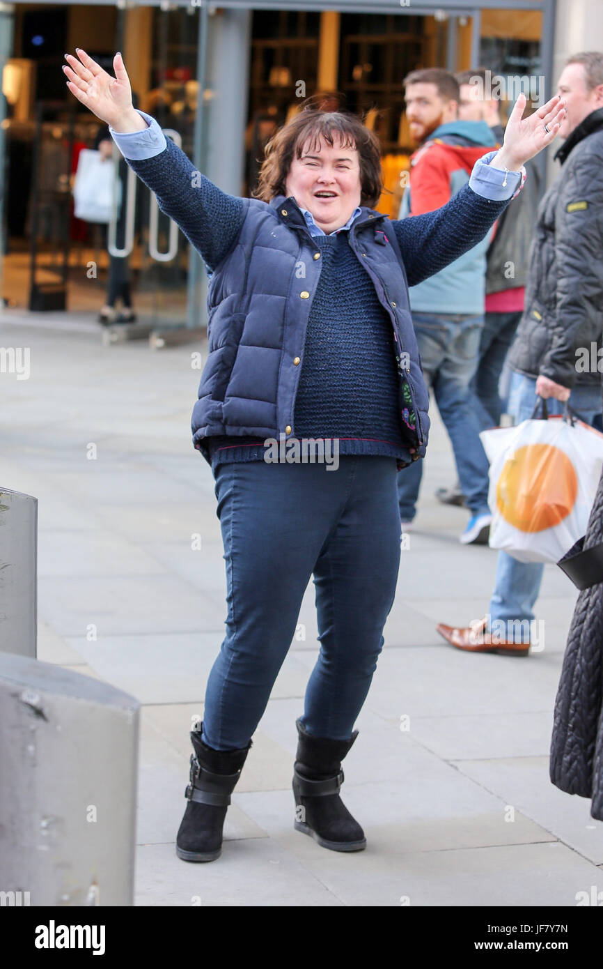 Susan Boyle seen shopping in Manchester the day before her gig at ...