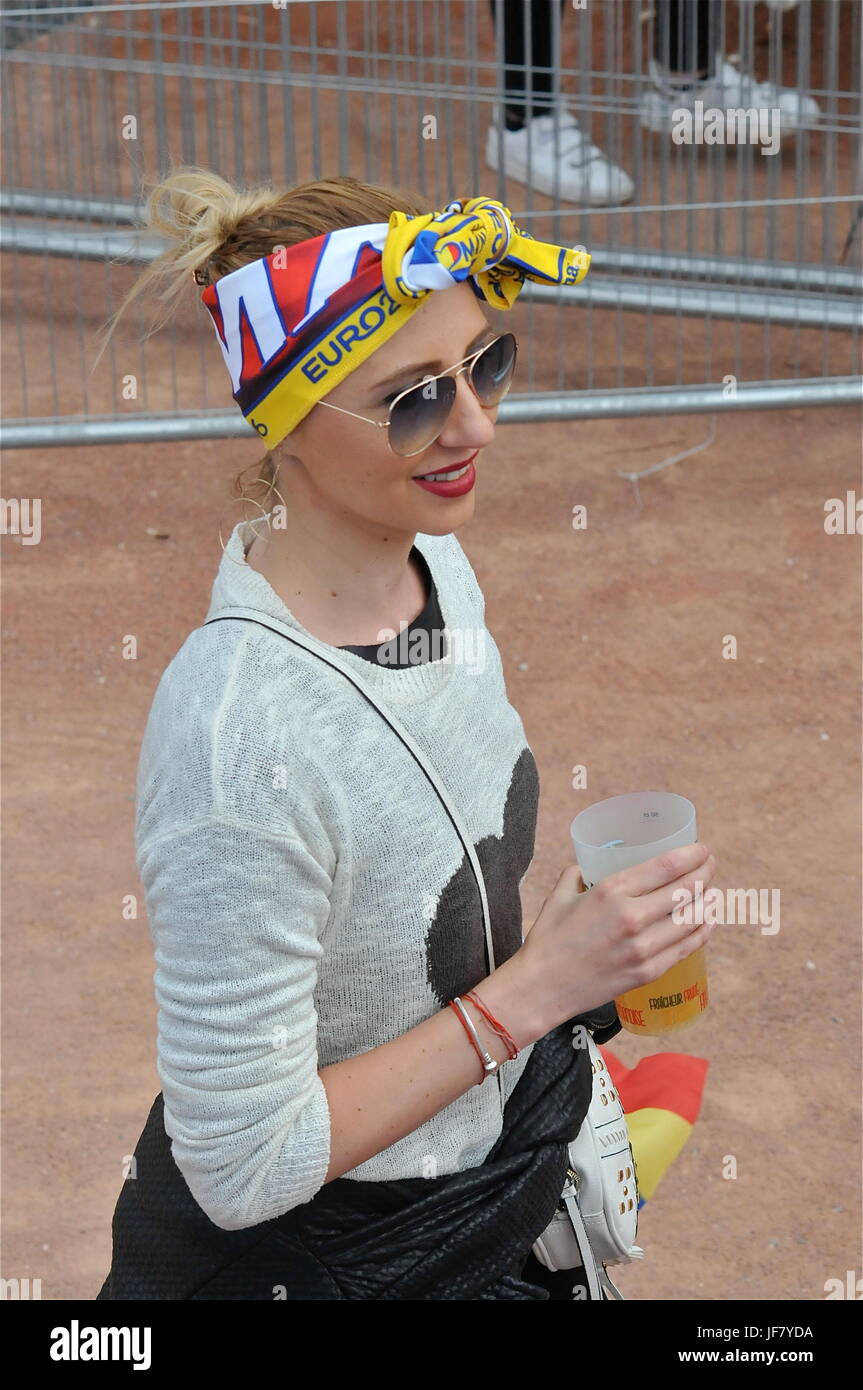 Fan zone football beer hi-res stock photography and images - Alamy