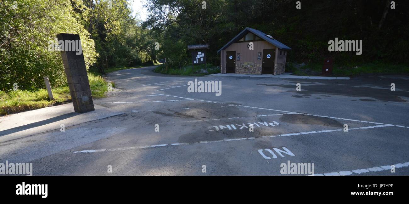 Toilet house at the Frederick W. Panhorst Bridge, more commonly known ...