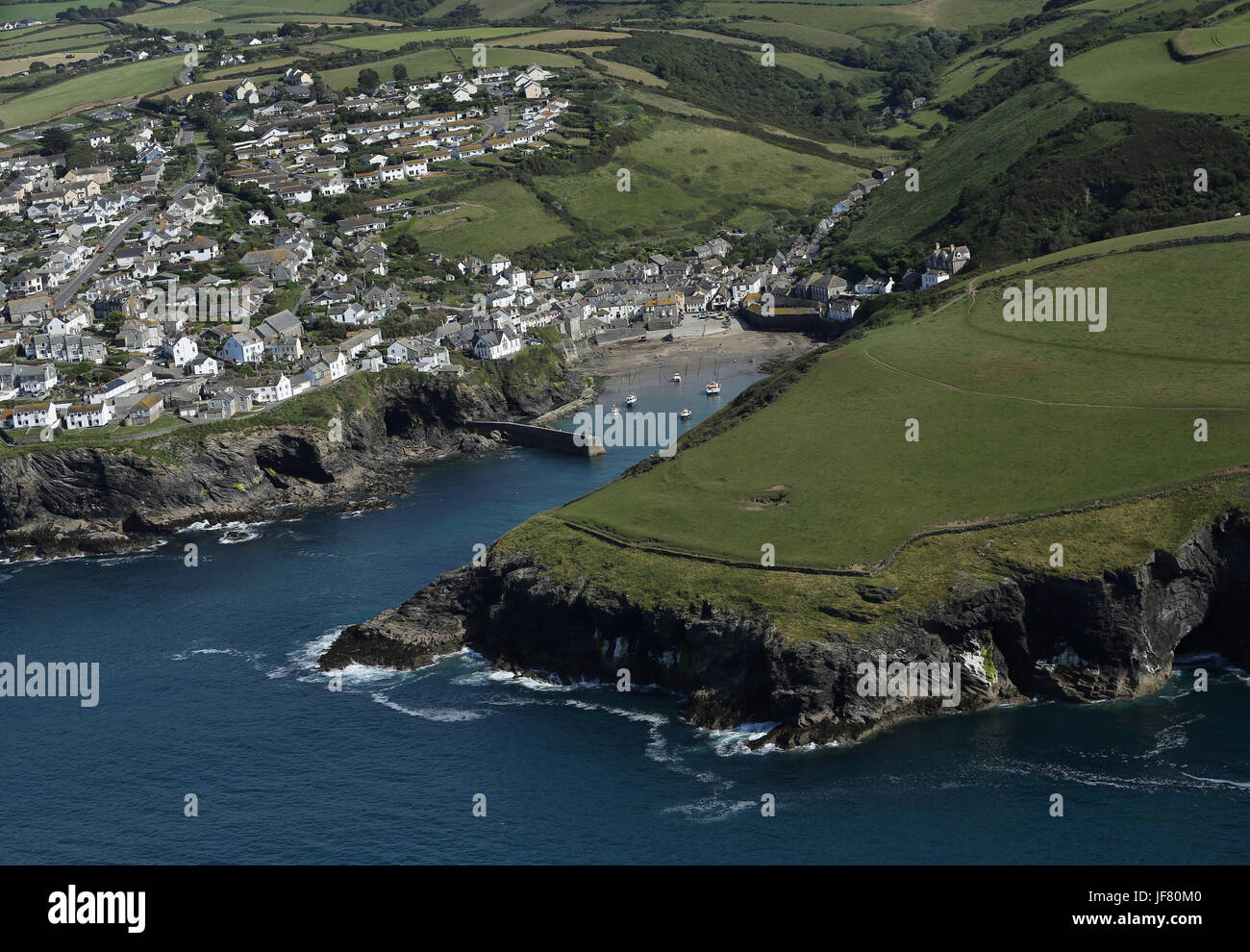 Looking down on the Cornish fishing village of Port Isaac Stock Photo ...