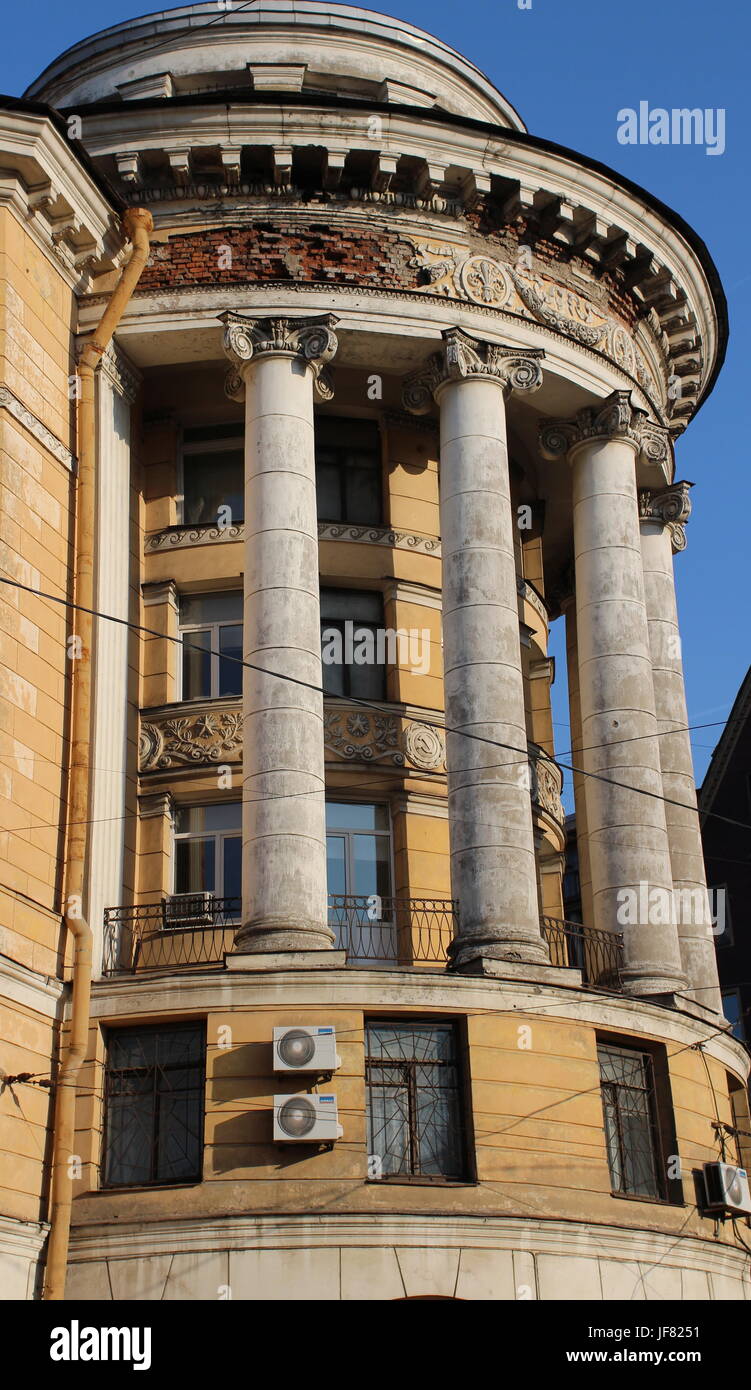 house with a rotunda Stock Photo - Alamy