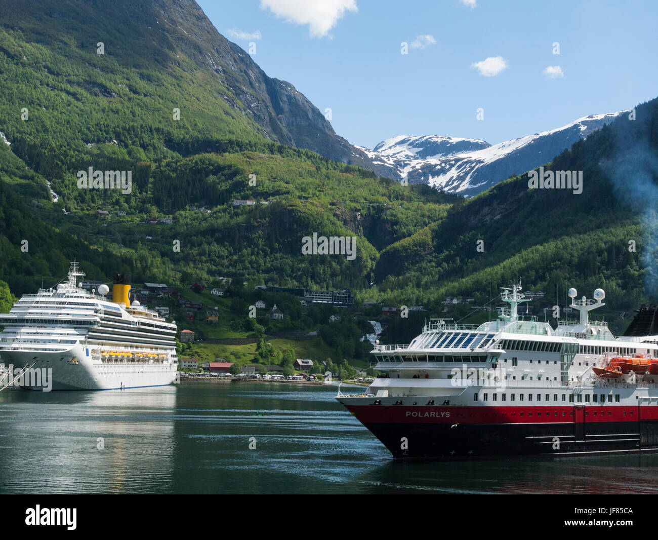 Departing hurtigruten post boat hi-res stock photography and images - Alamy