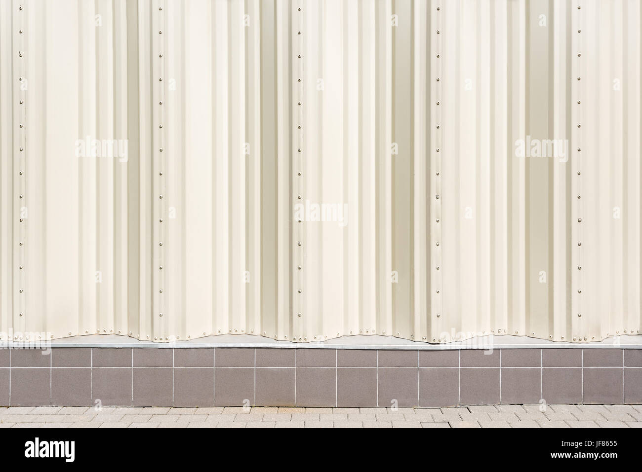 Wall of the exterior big shoping center Stock Photo - Alamy