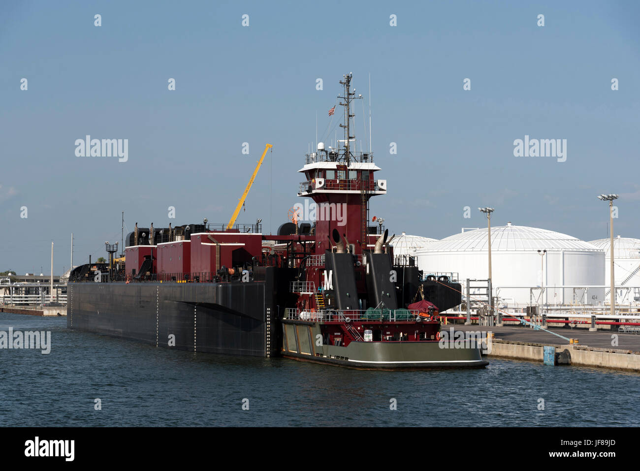 Pusher tug hi-res stock photography and images - Alamy