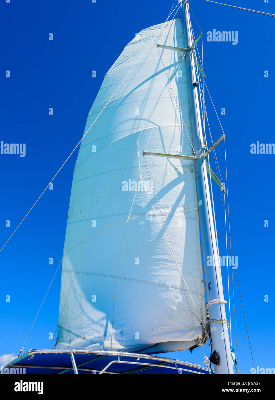 yacht sail mast Stock Photo - Alamy