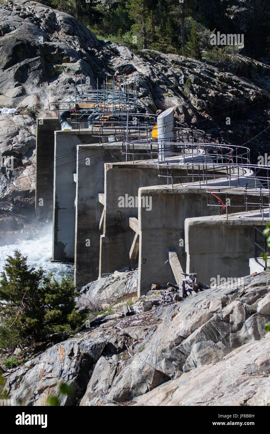 Reinforced concrete multiple arch dam hi-res stock photography and ...