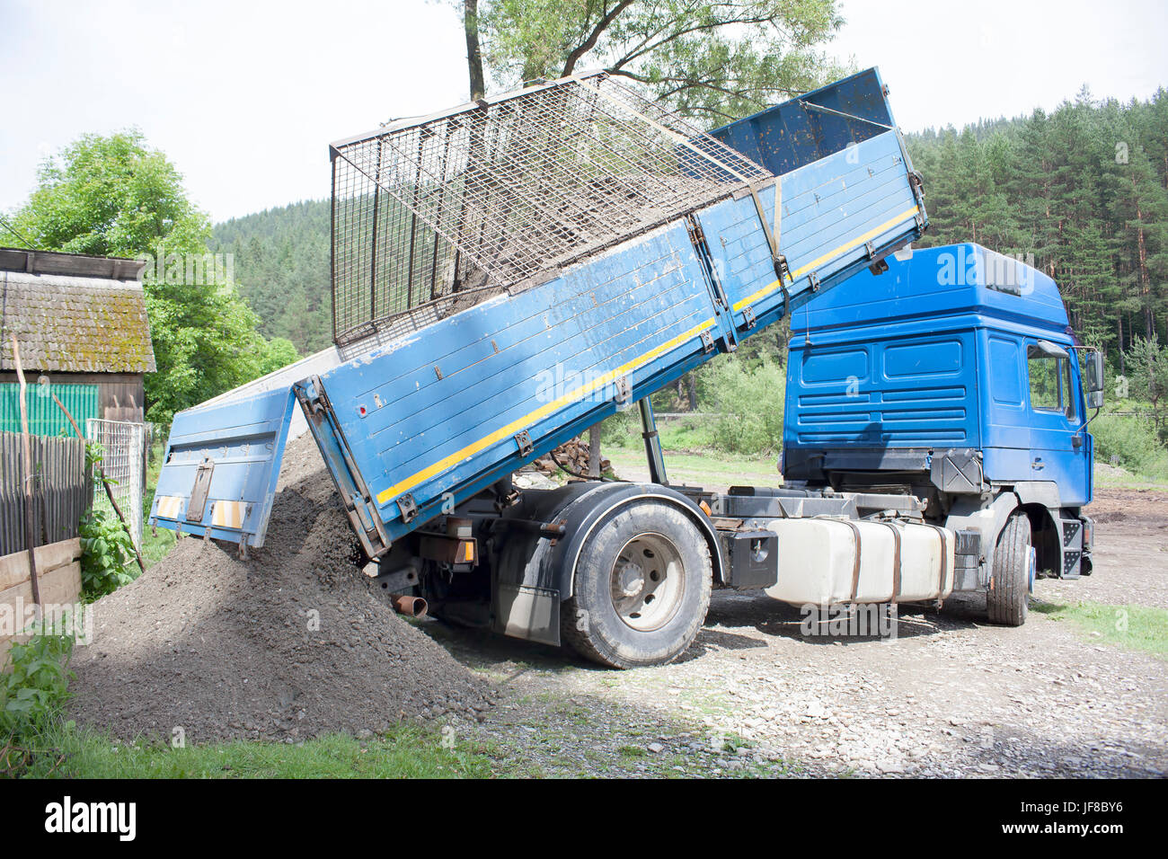 Tilt truck hi-res stock photography and images - Alamy