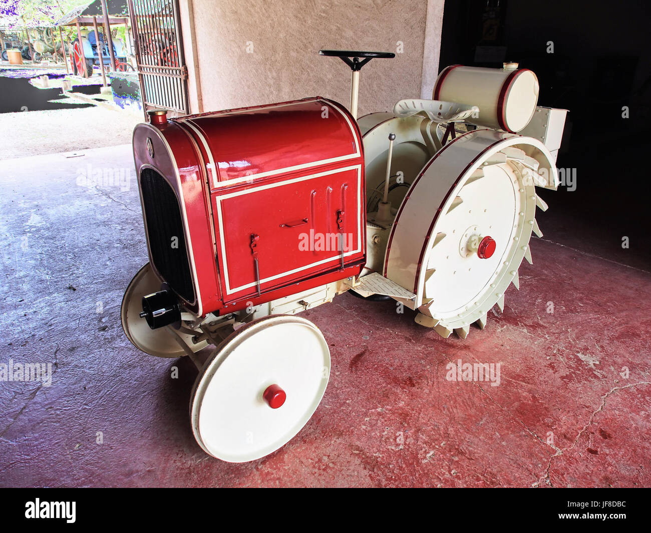 The 1919 André Citroën tractor, an early example of Citroën’s ...