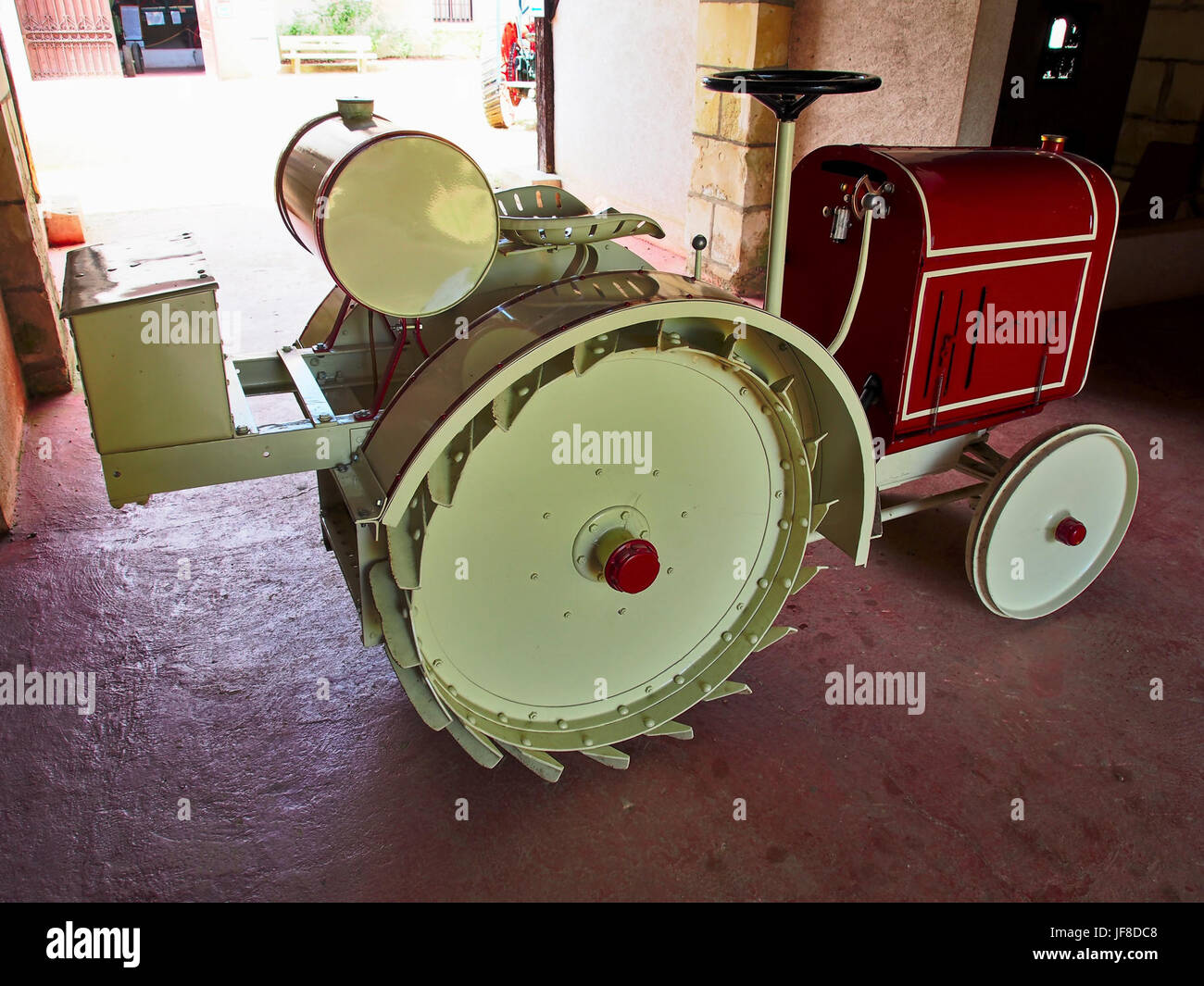 The 1919 André Citroën tractor, housed in the Musée Maurice Dufresne ...