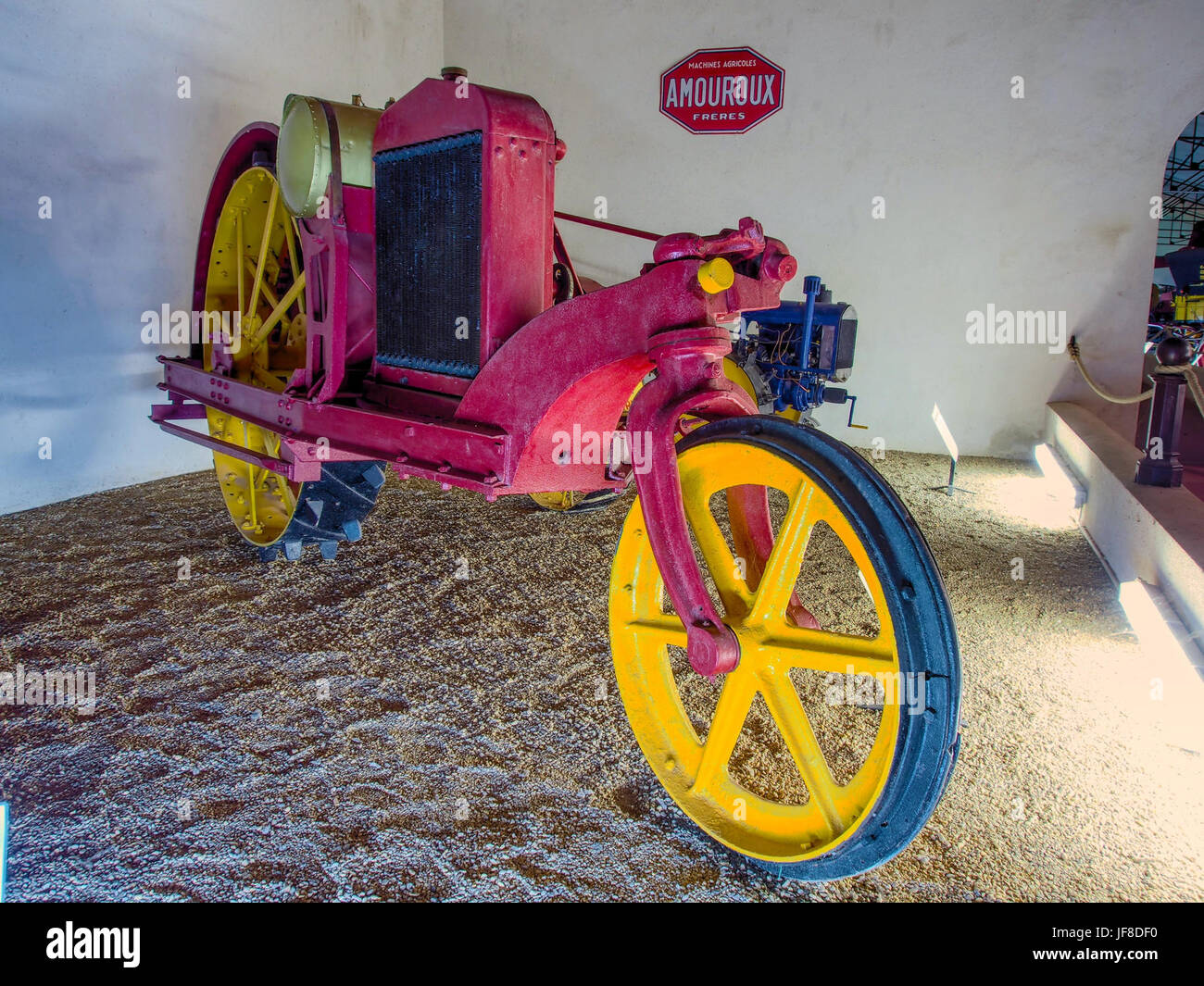 The 1914 Big-Bull tractor, on display at the Maurice Dufresne Museum ...