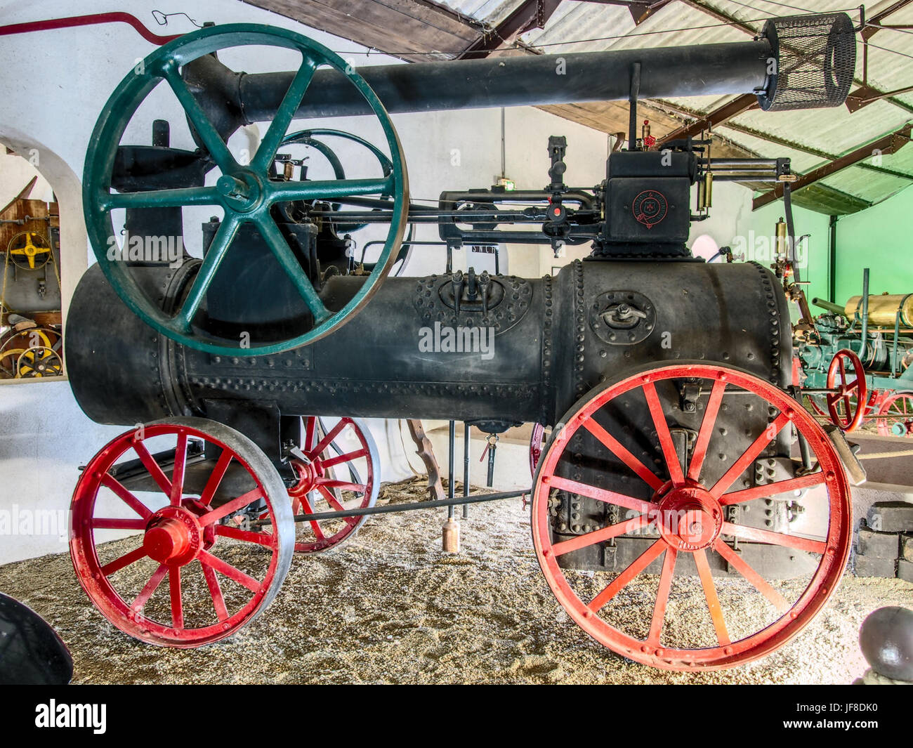 1911 Locomobile Steam Engine Ruston, a historical steam-powered vehicle ...