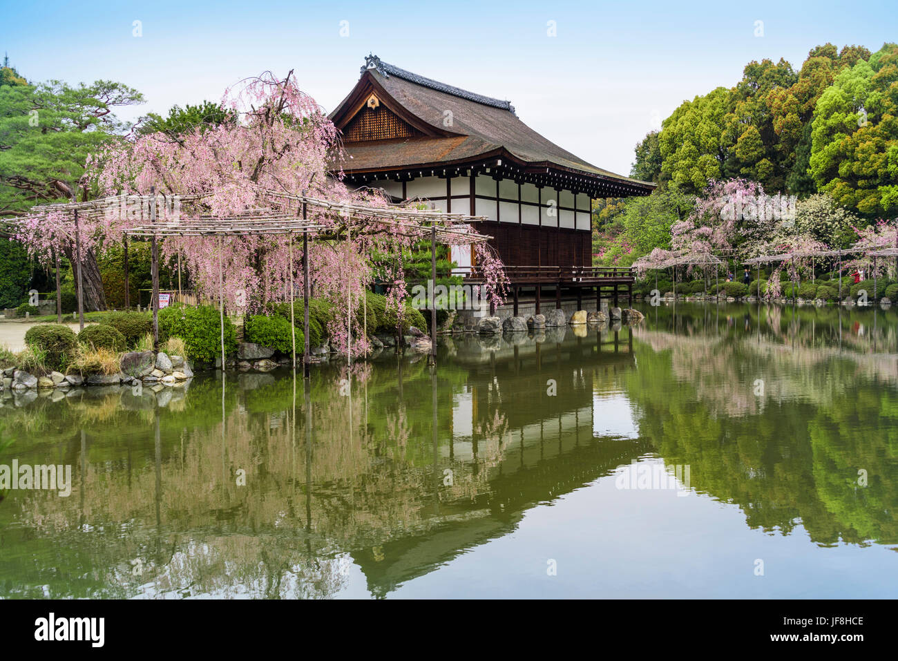 Heian shrine garden hi-res stock photography and images - Alamy
