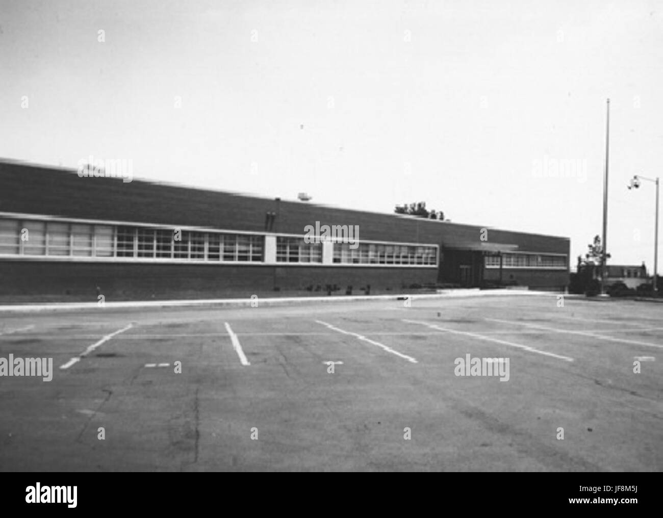 Photograph of St. Louis Federal Archives and Records Center: A ...