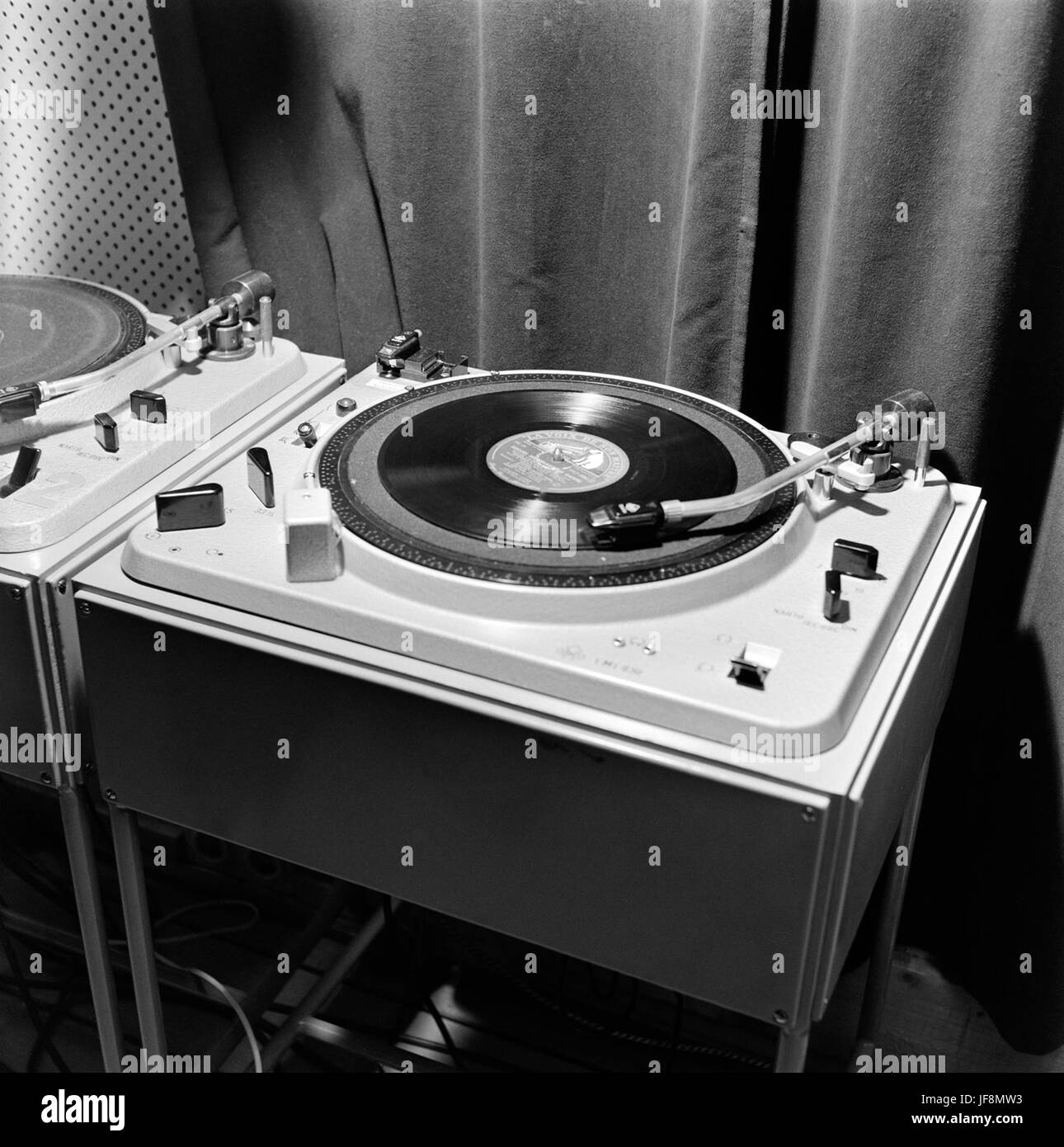 History of televison hi-res stock photography and images - Alamy