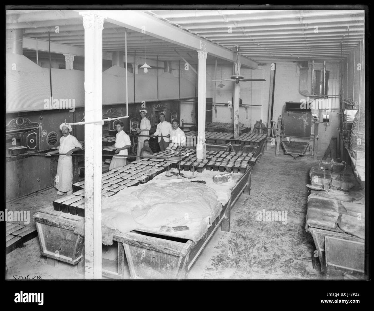 Bakery line art hi-res stock photography and images - Alamy