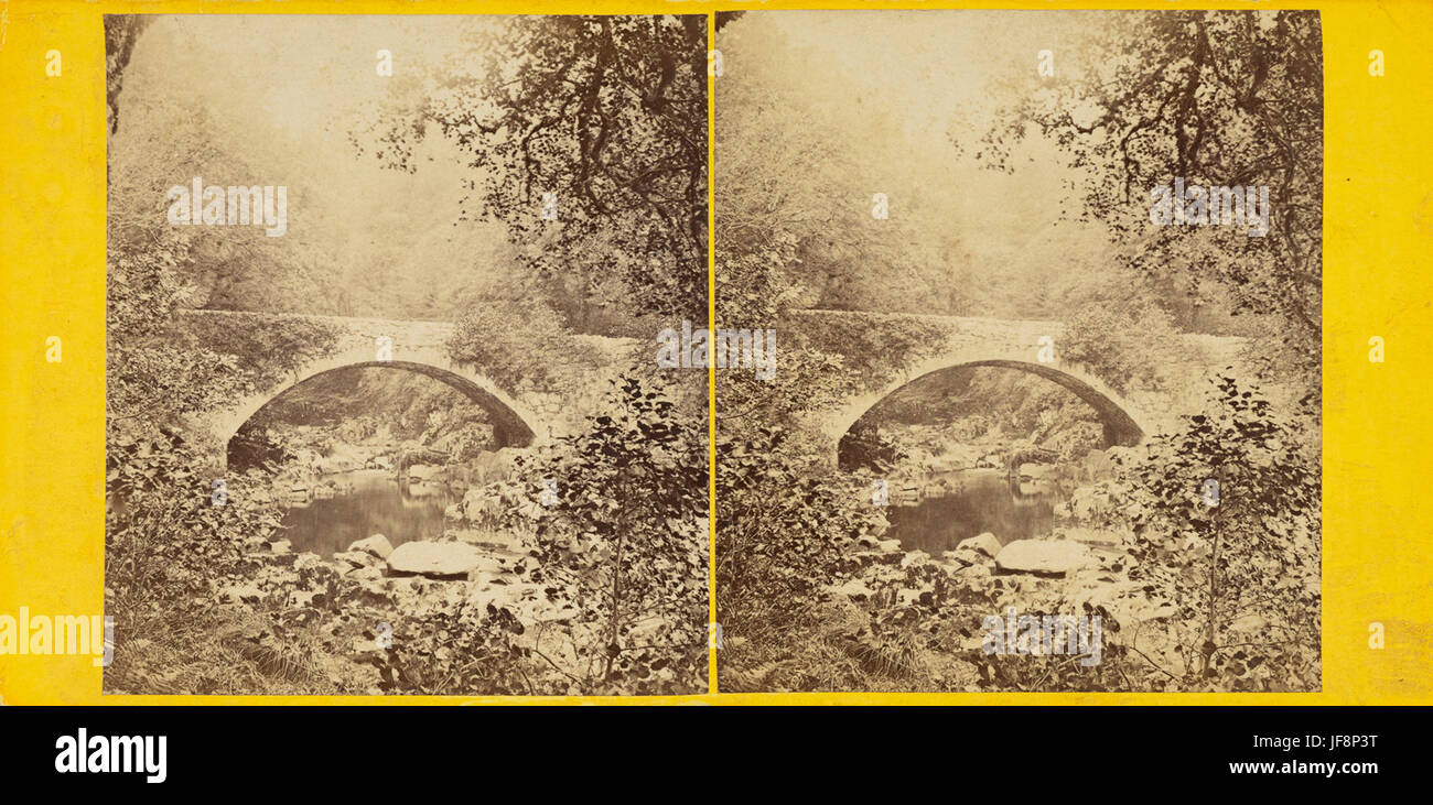 A picturesque view of the Carlonan Bridge in Inverary, Scotland ...