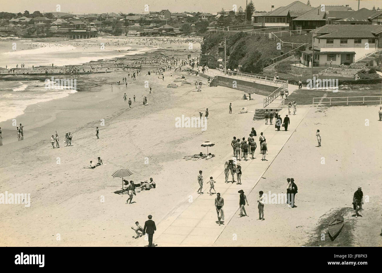 Cronulla Beach, NSW: A black-and-white photo of Cronulla Beach, NSW ...
