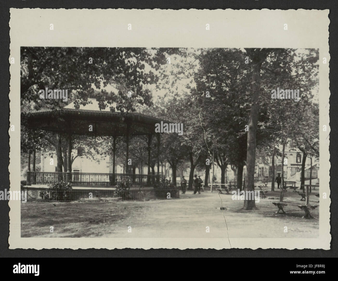 News kiosque hi-res stock photography and images - Alamy