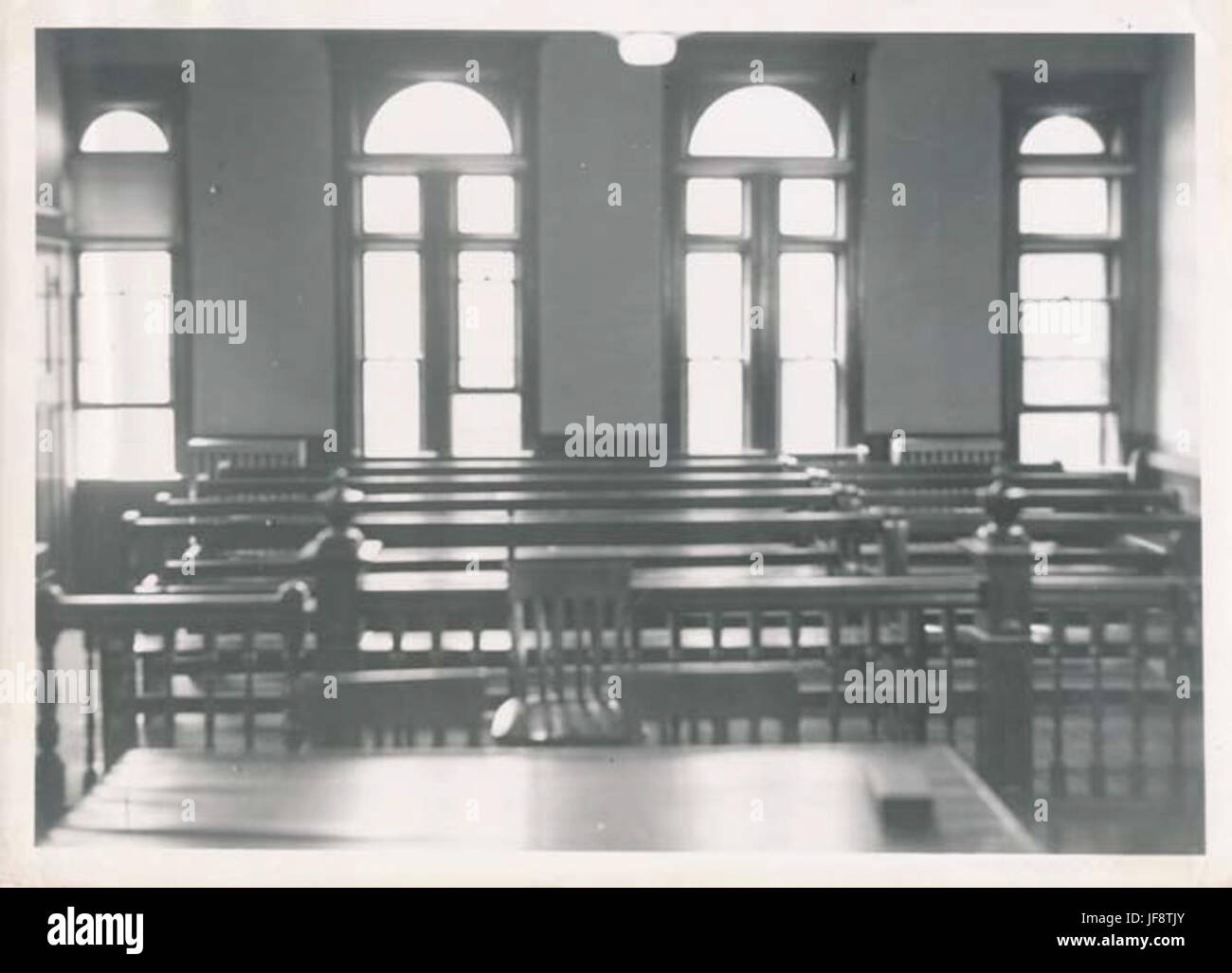 Magistrates court interior hi-res stock photography and images - Alamy