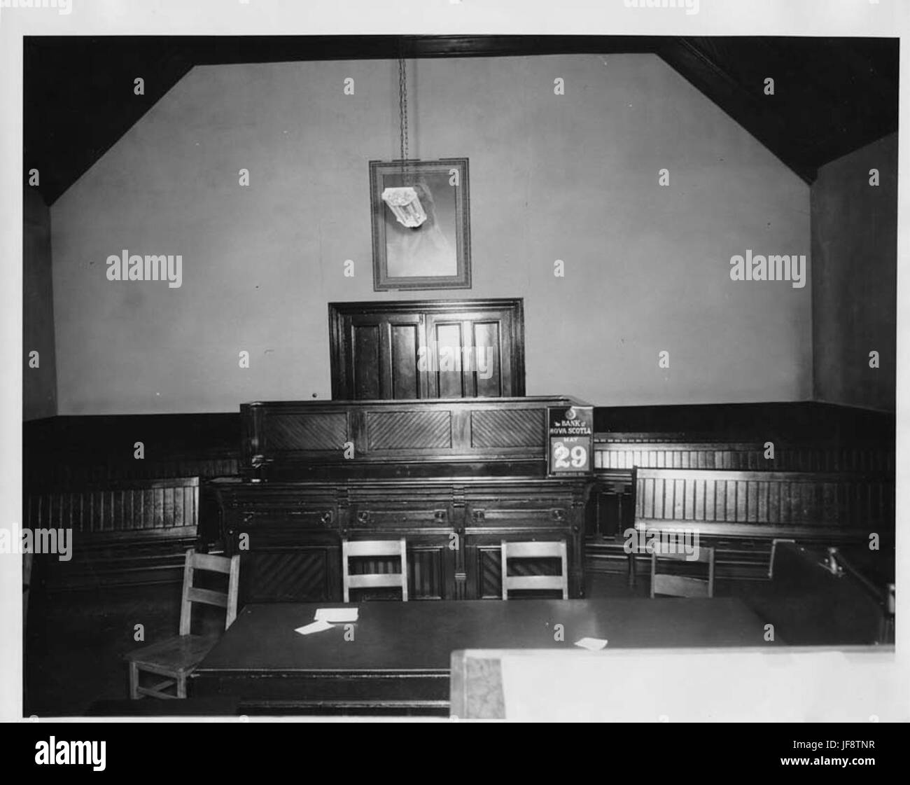 Magistrates bench Black and White Stock Photos & Images - Alamy