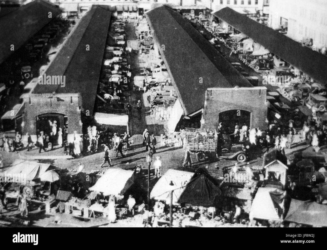 Hamilton Farmers' Market 32458690862 o Stock Photo - Alamy
