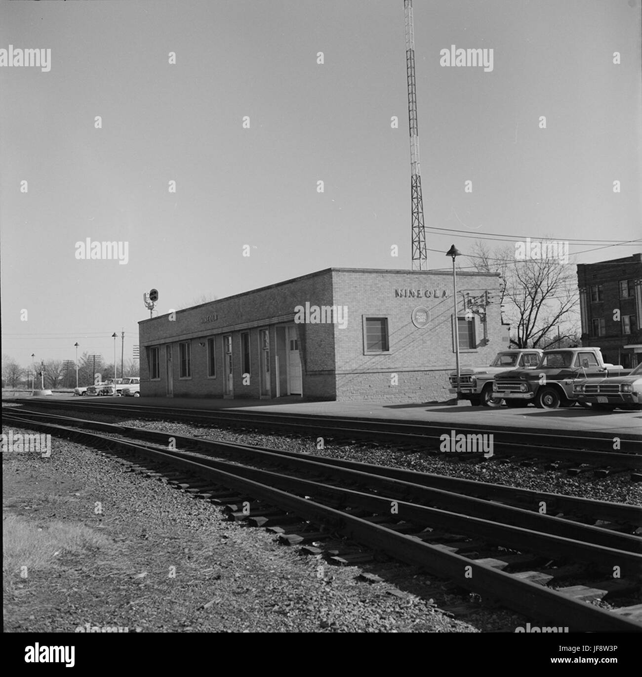 An early 20th-century photograph of the Texas and Pacific Railway ...