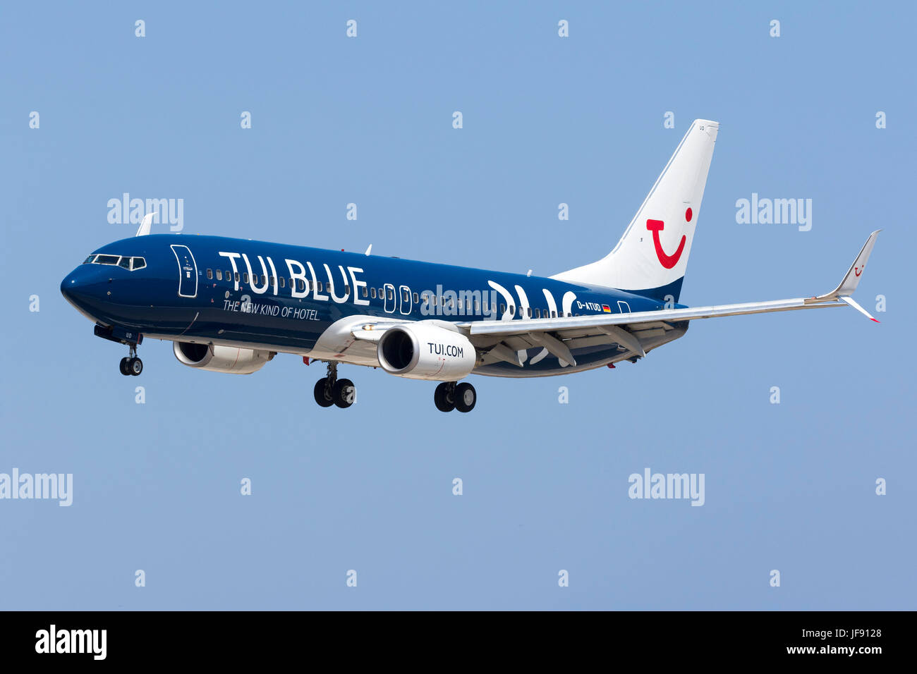 Tui livery hi-res stock photography and images - Alamy