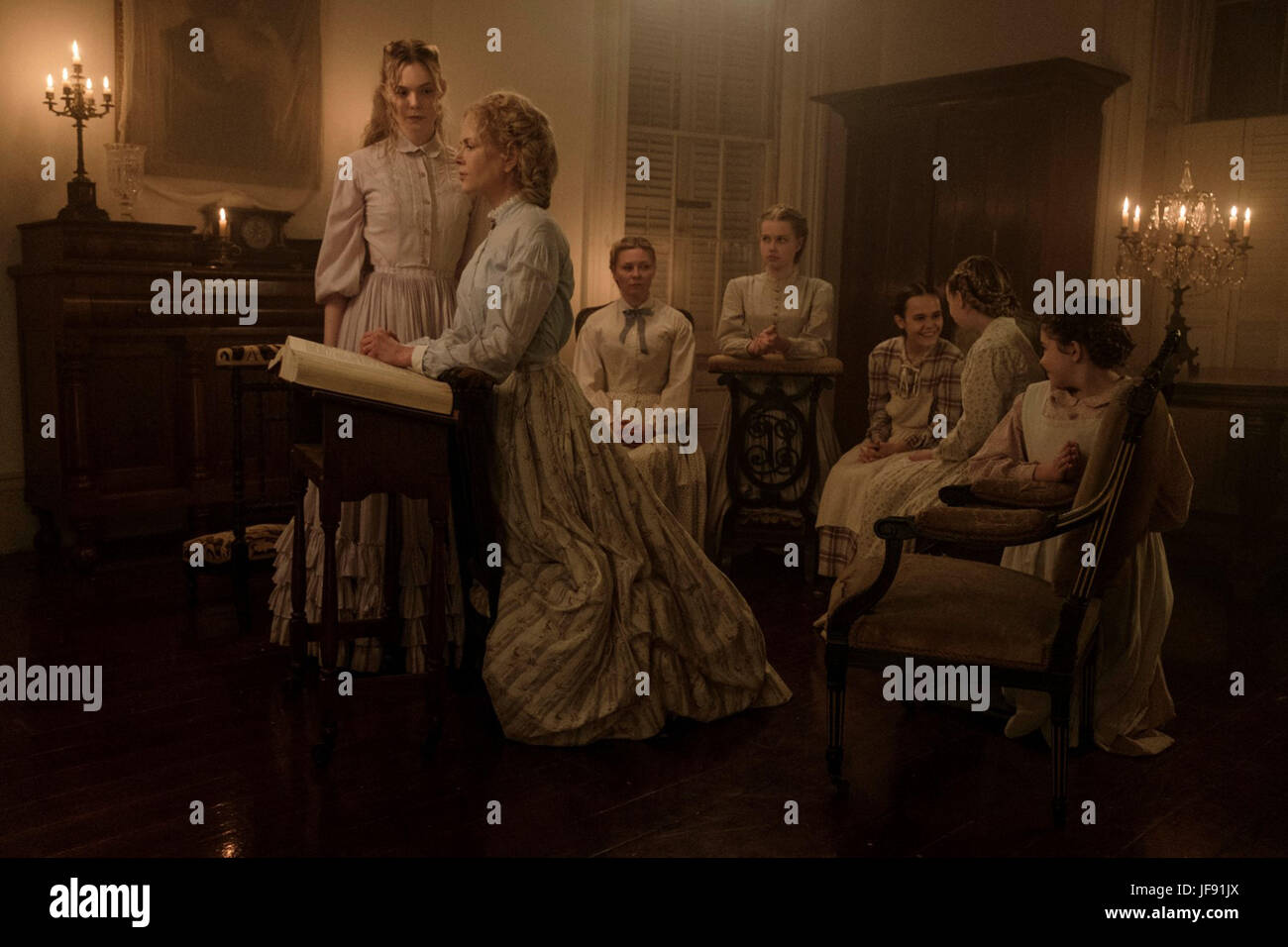 THE BEGUILED (2017) ELLE FANNING NICOLE KIDMAN KIRSTEN DUNST SOFIA ...