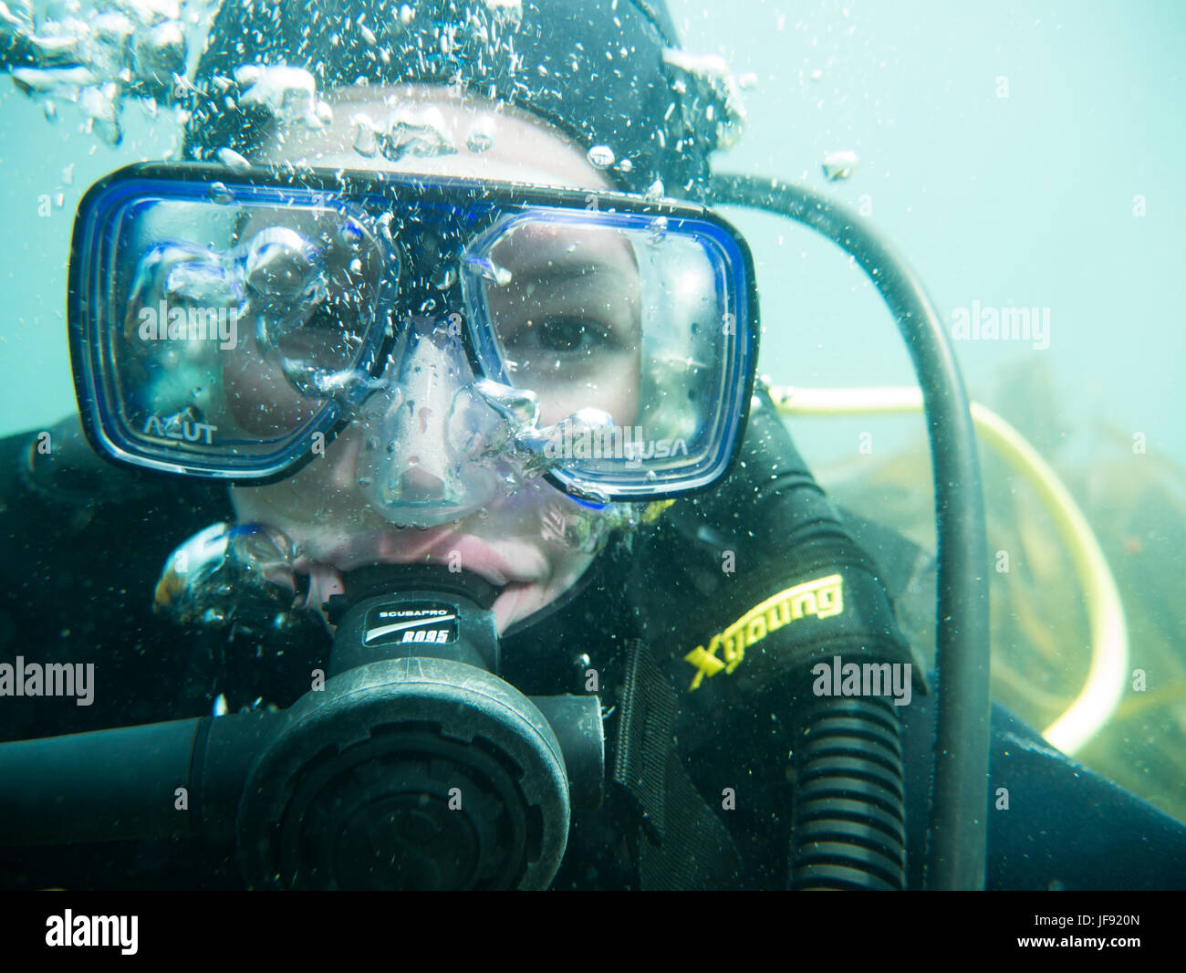Posing diver hi-res stock photography and images - Alamy