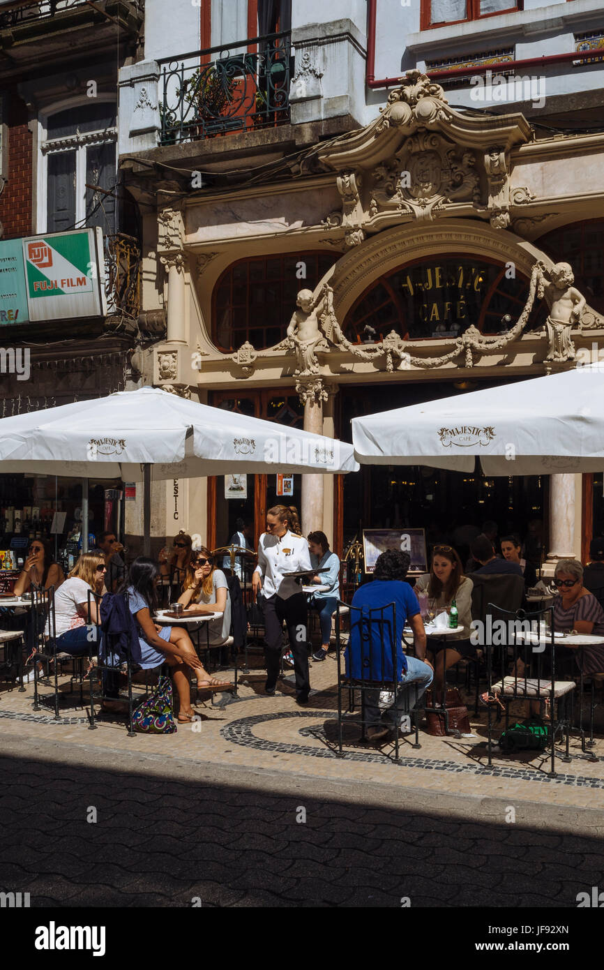 Porto cafe culture hi-res stock photography and images - Alamy