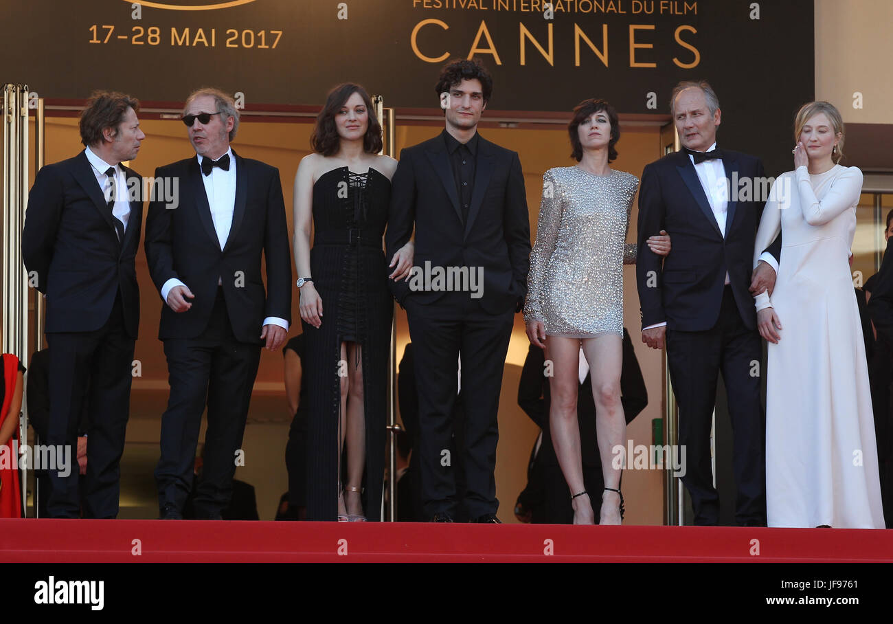 (L-R) Mathieu Amalric, Arnaud Desplechin, Marion Cotillard, Louis ...