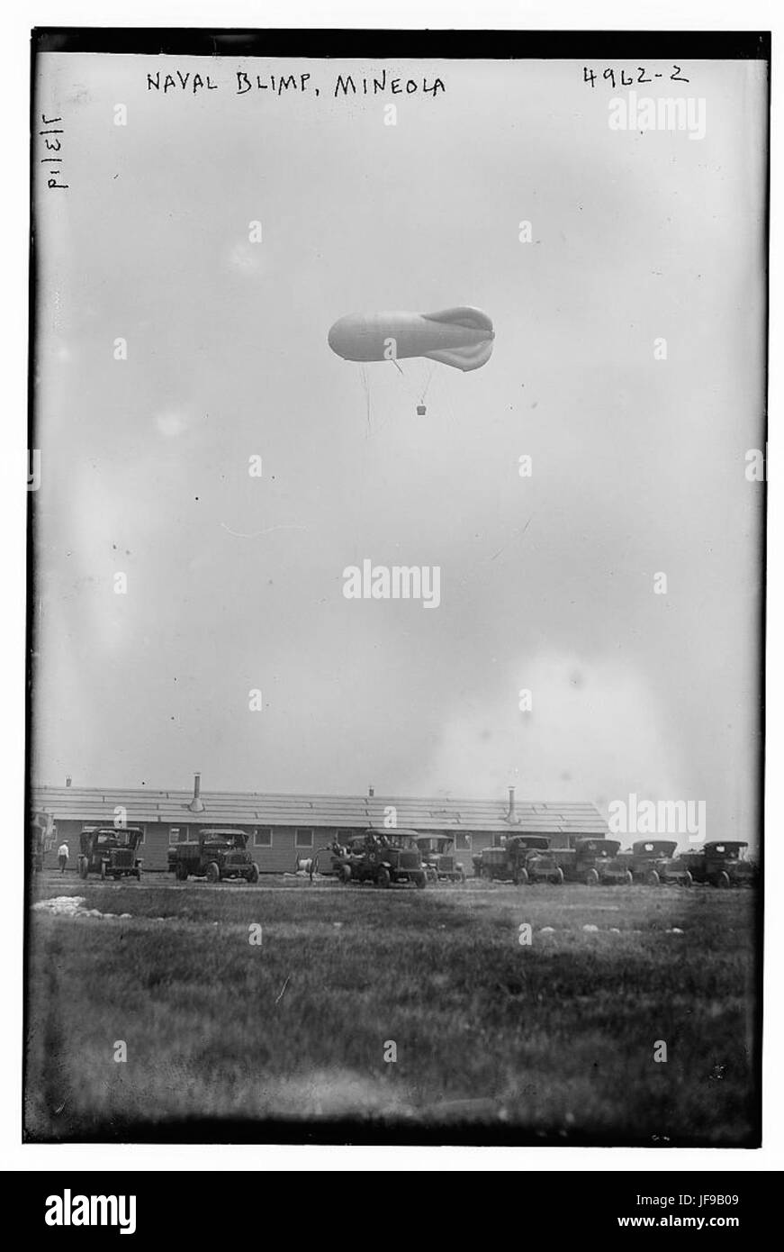 Blimp fleet hi-res stock photography and images - Alamy