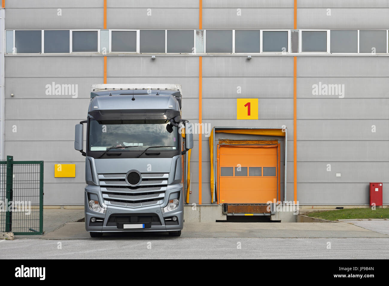 Truck loading facility hi-res stock photography and images - Alamy