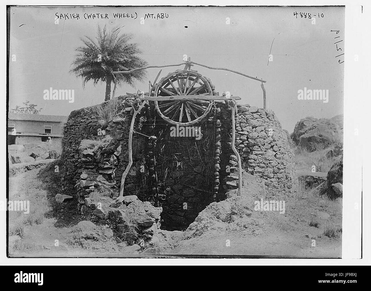 Sakieh, traditional water wheel in Mount Abu, used for irrigation in ...