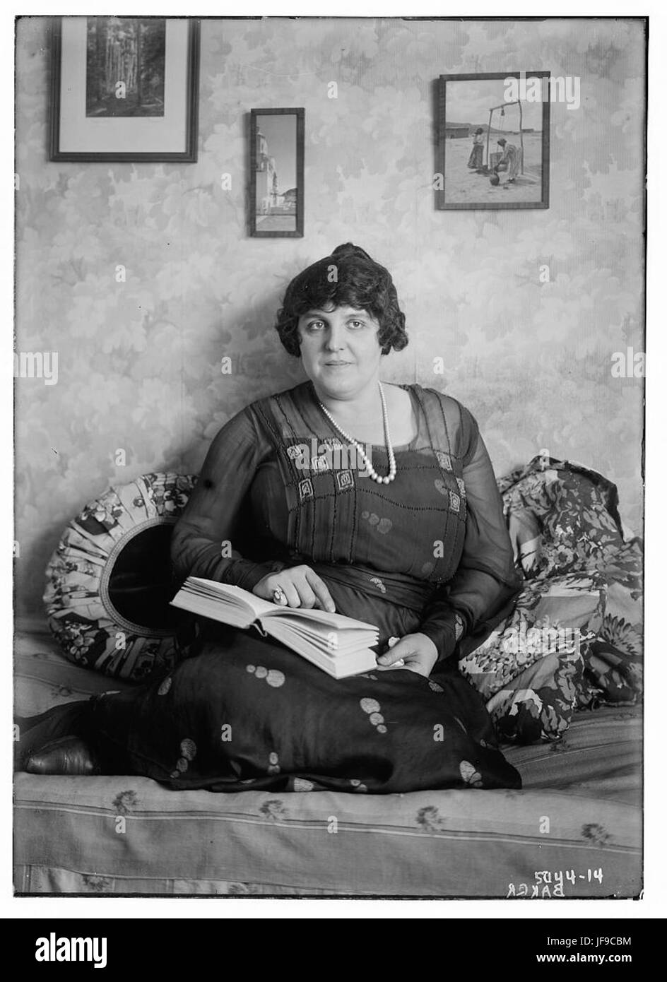 Early 1900s bakery hi-res stock photography and images - Alamy