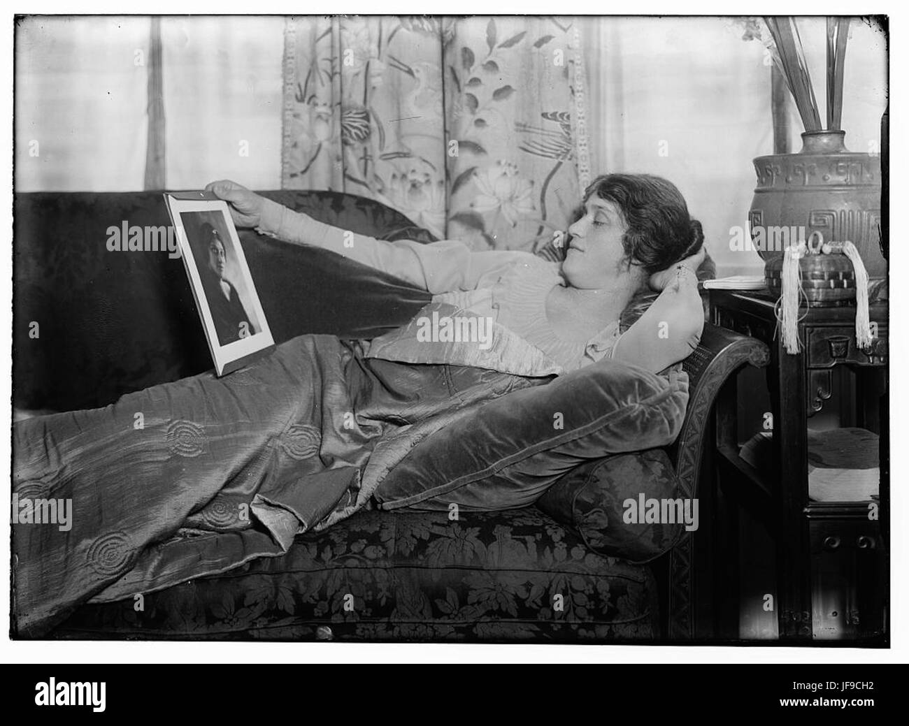 A tribute to the composer Christoph Willibald Gluck, known for his ...