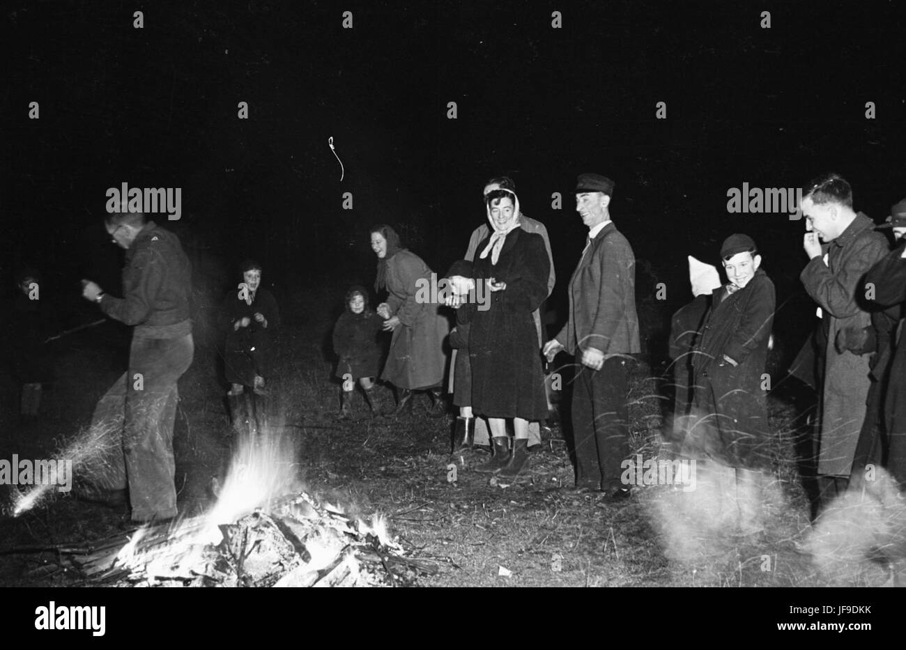 Bonfire night family hi-res stock photography and images - Alamy