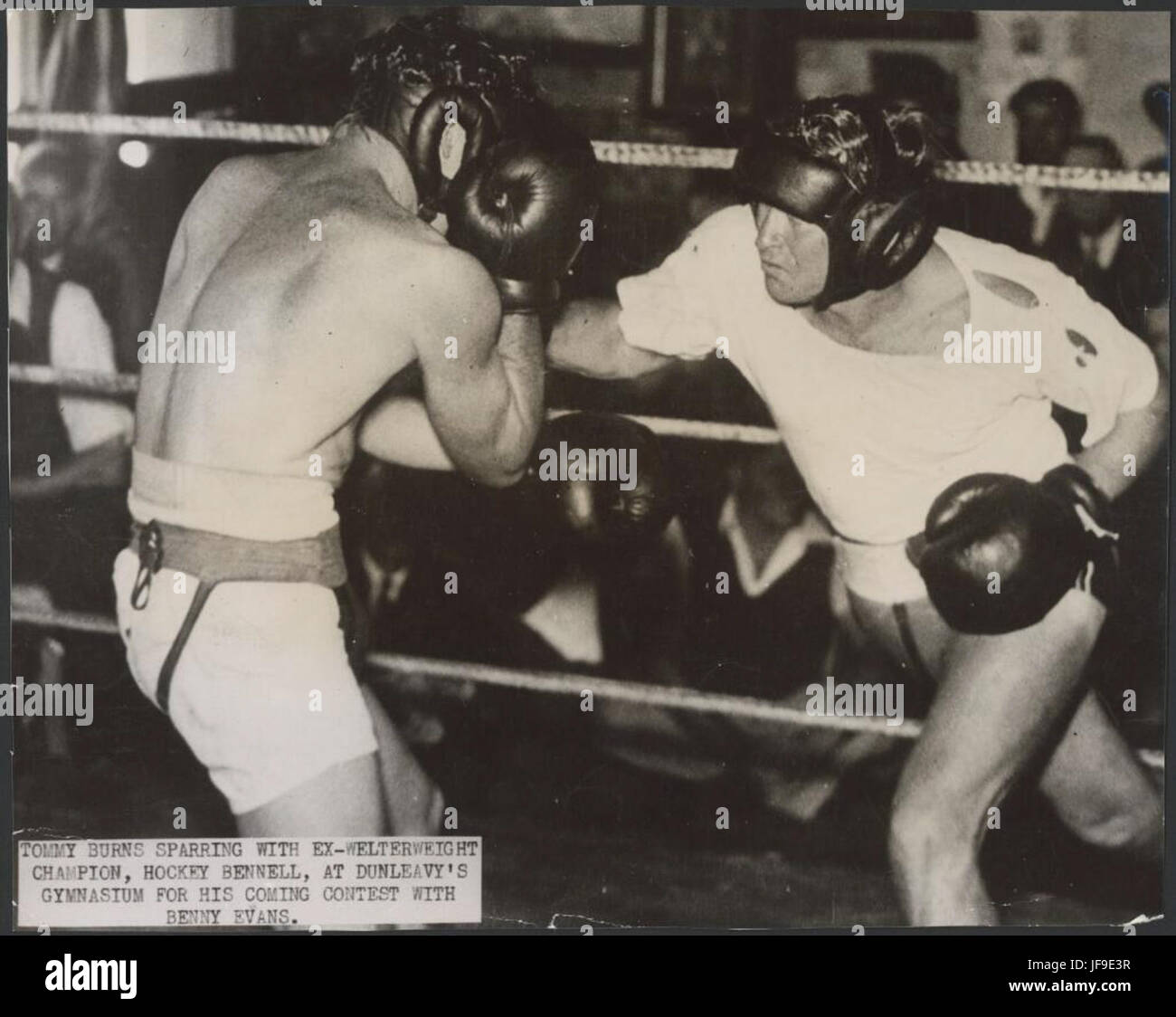 Tommy Burns, boxing legend, seen sparring with former welterweight ...