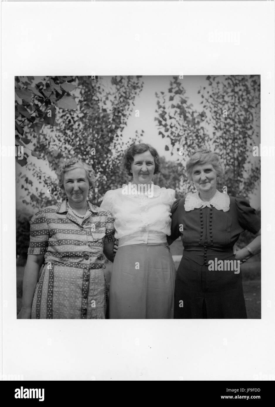 Lizzie Hamilton and two unidentified women: A historic photograph ...