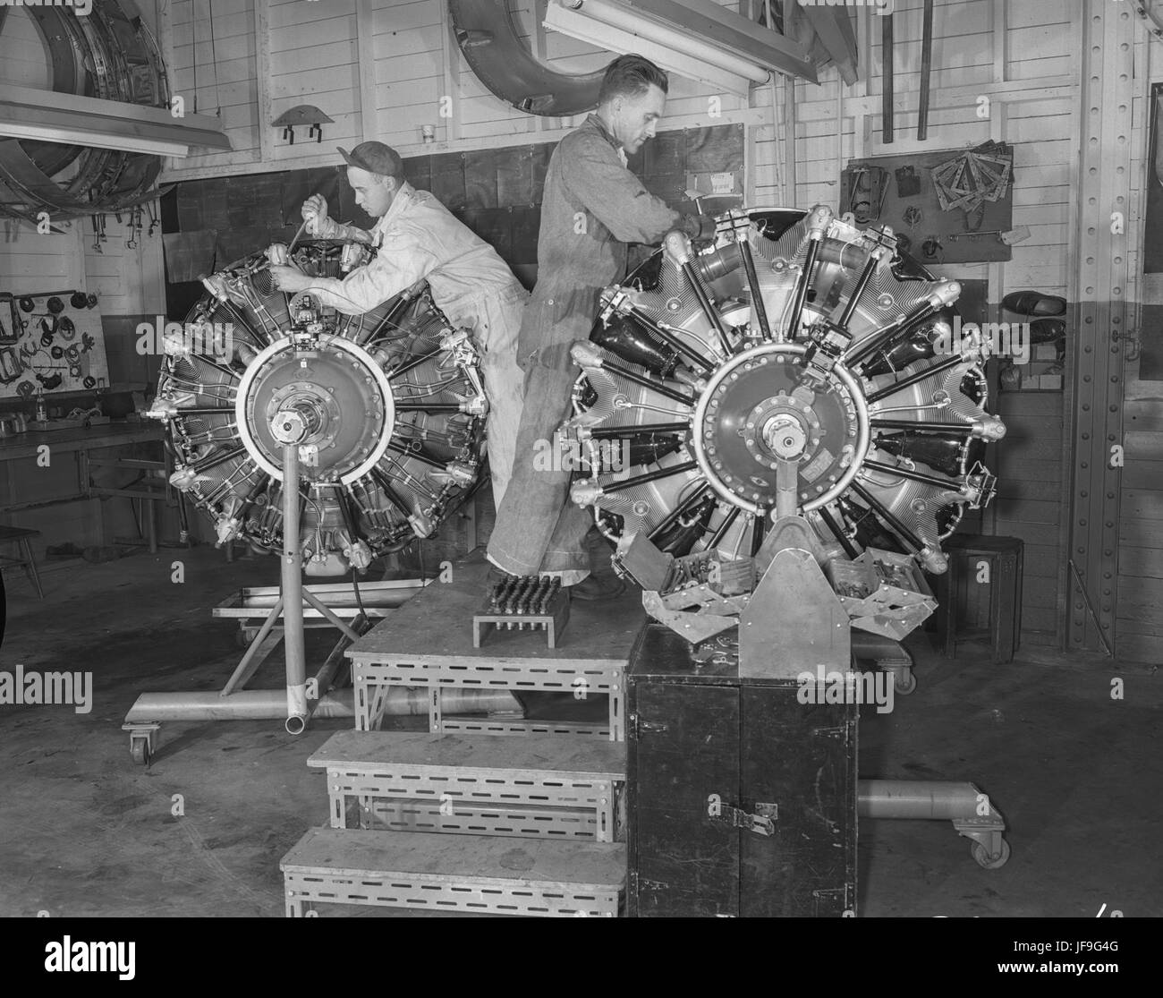Airplane manufacturing hi-res stock photography and images - Alamy