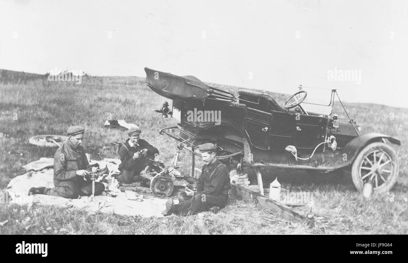 Vintage car repair Black and White Stock Photos & Images - Alamy