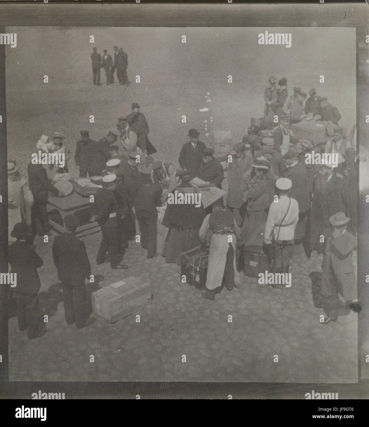 A stereoscopic photograph, showing a scene captured in 3D, offering a ...