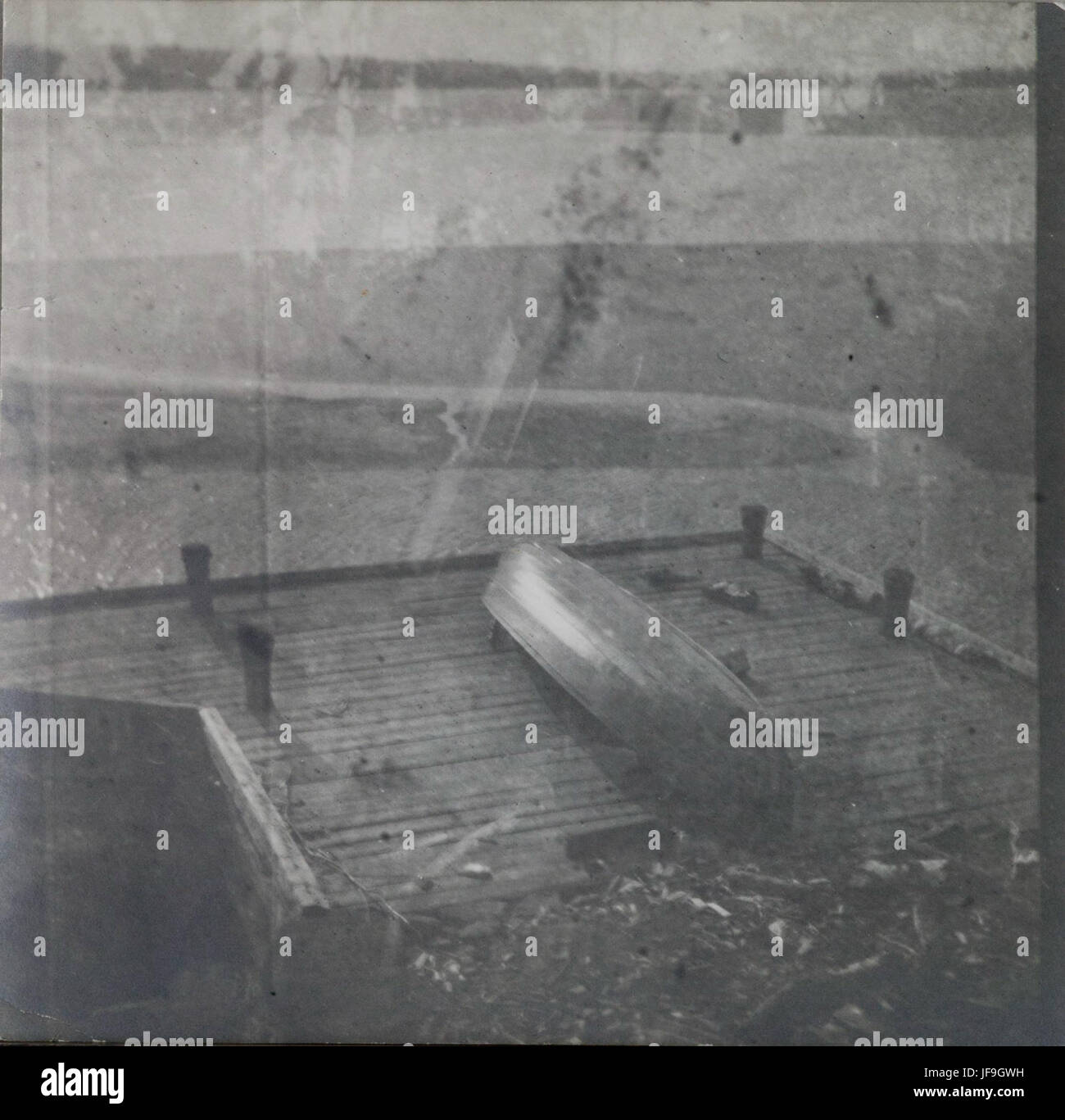 A stereoscopic photograph showing the lade-side dock, capturing the ...