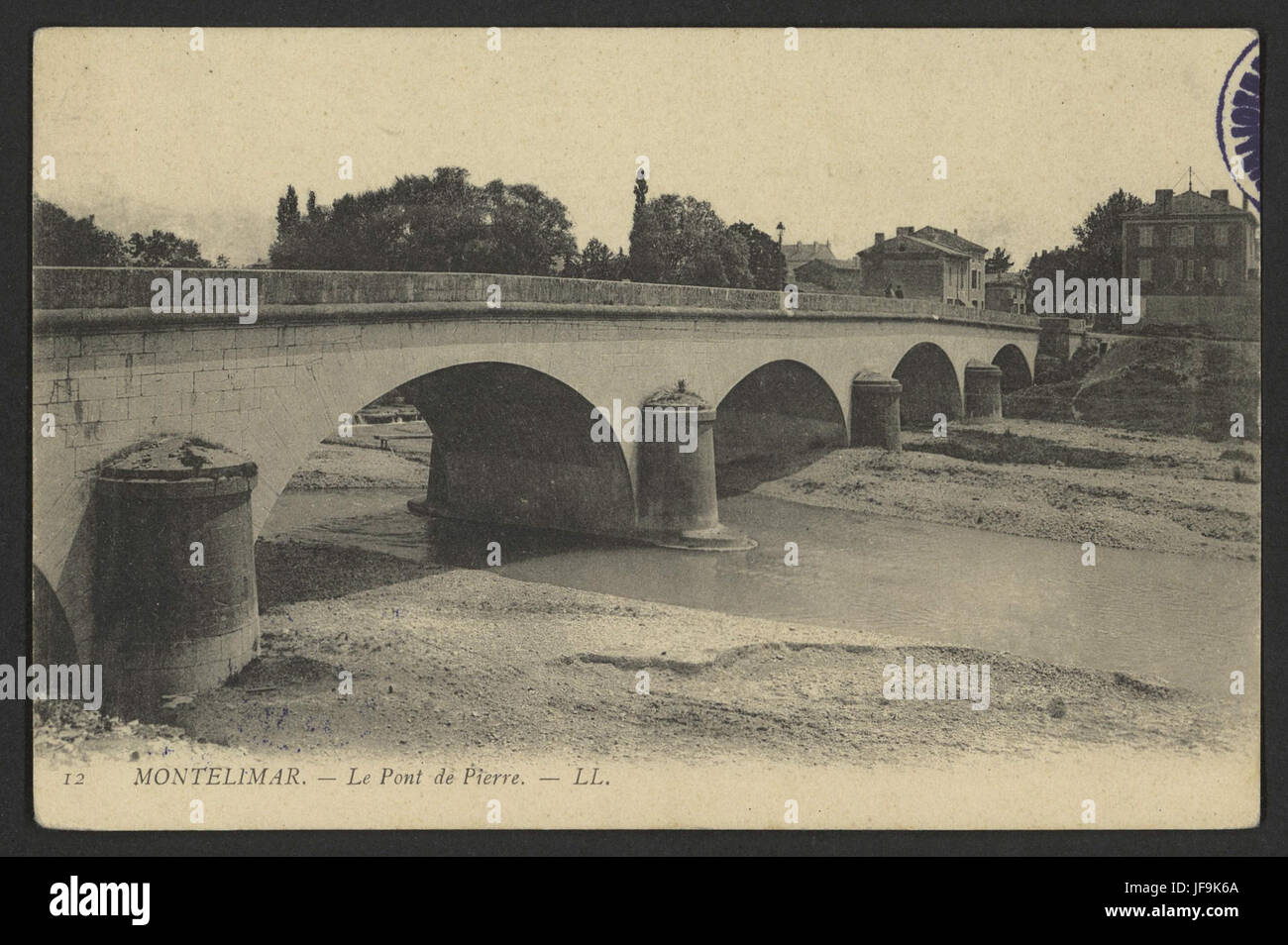 Montélimar - Le pont de pierre, the historic stone bridge in Montélimar ...